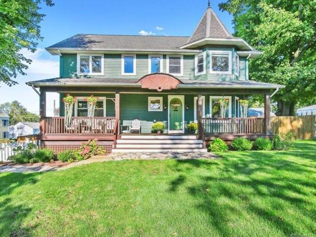 16 Mountain View Ave, Ridgefield, CT 06877