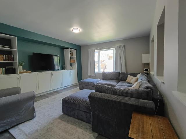 16 N Adams St