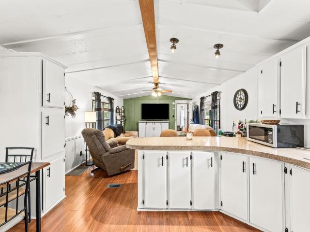 16 N Dewberry Lane
