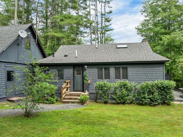16 New Town Rd, York, ME 03909