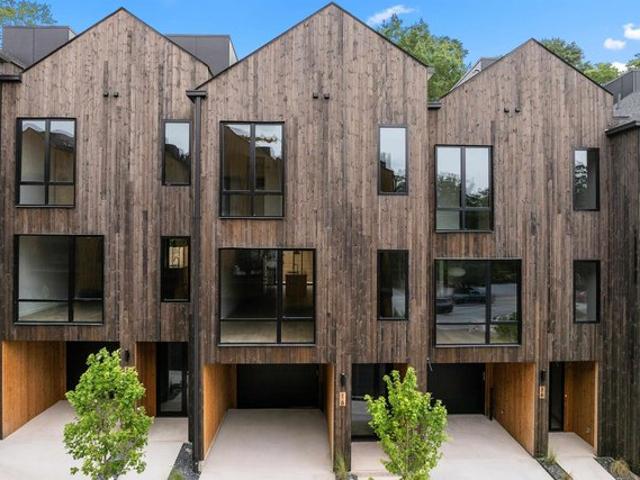 16 Nordic Ln, Greenville, SC 29609