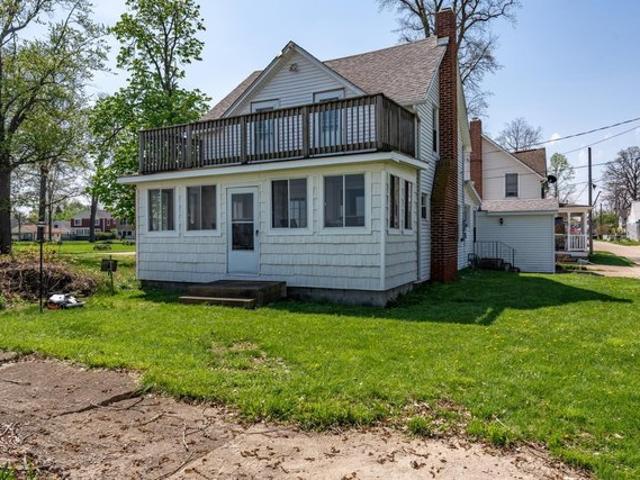 16 Oakwood Ave, Huron, OH 44839