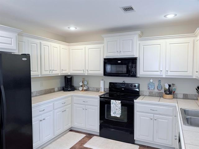 16 Oak Cliff Cove
