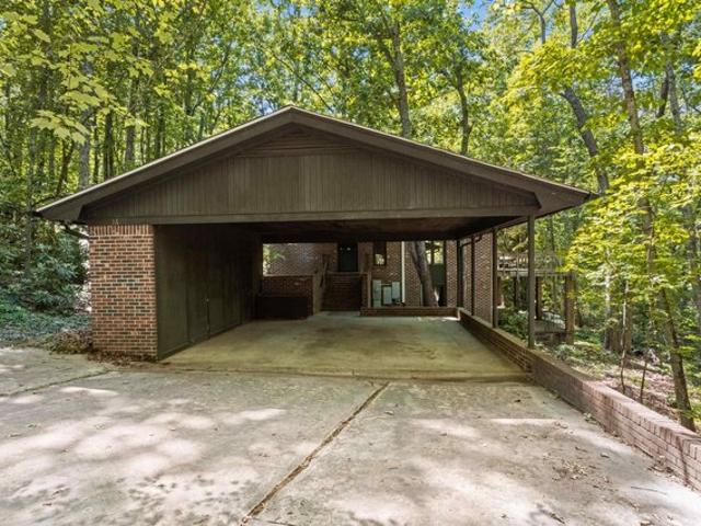 16 Oakleaf Rd, Greenville, SC 29609