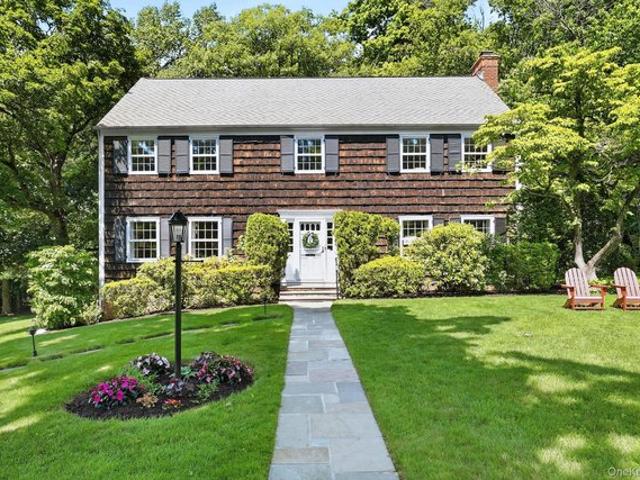 16 Old Farm Ln, Hartsdale, NY 10530
