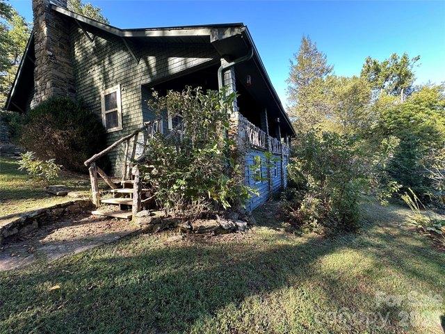 16 Osborn Knob Rd, Little Switzerland, NC 28749