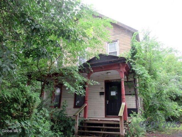 16 Orchard St, Glens Falls, NY 12801