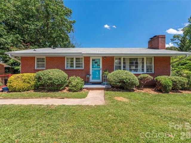 16 Oteen Church Rd, Asheville, NC 28805