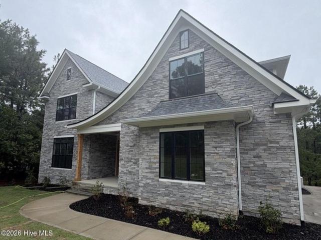 16 Overpeck Ln, Pinehurst, NC 28374