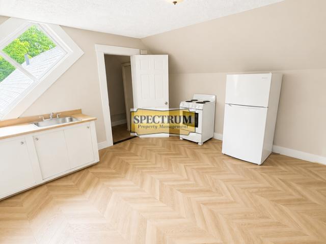 16 Park St, 1 bed, 1 full bath