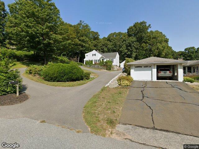 16 Parker Ter, Essex, CT 06426