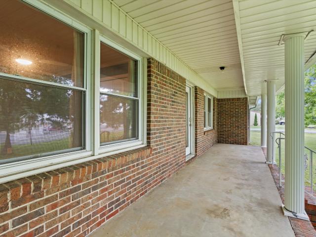 16 Patrick Rd S