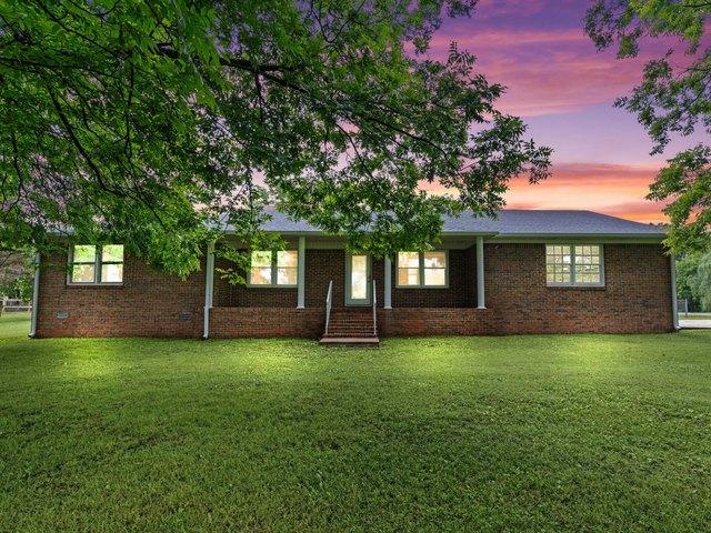 16 Patrick Rd S, Fayetteville, TN 37334