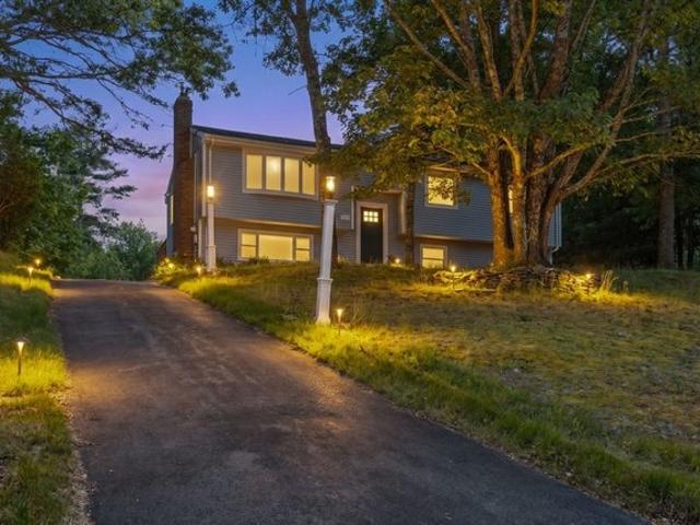 16 Pequot Ter, Plymouth, MA 02360