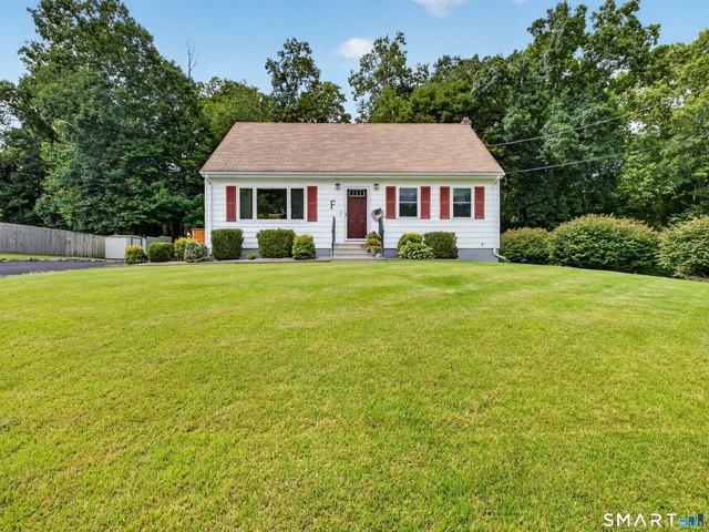 16 Philanne Dr, Norwich, CT 06360