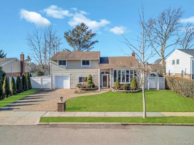 16 Phipps Ln, Plainview, NY 11803 | MLS #993179