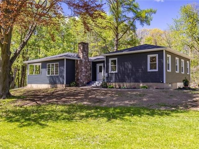 16 Pine Hill Rd, Spencerport, NY 14559