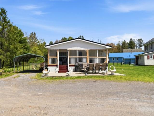 16 Pine Ln, Lecontes Mills, PA 16850