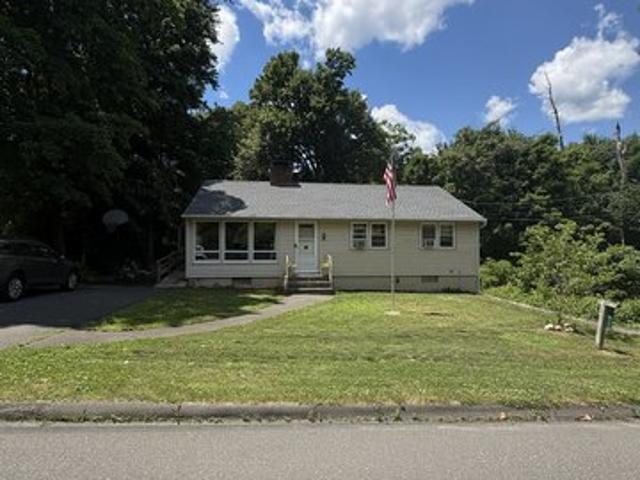 16 Pine St, Newtown, CT 06482