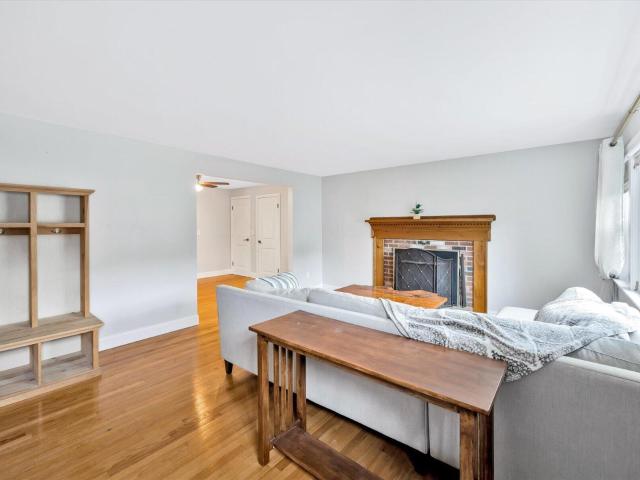 16 Pine View Drive