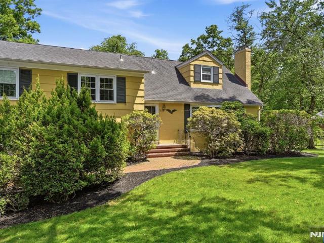 16 Pinecrest Drive