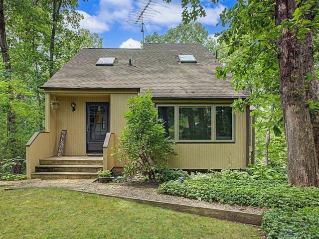16 Pinehurst Ct, Galena, IL 61036