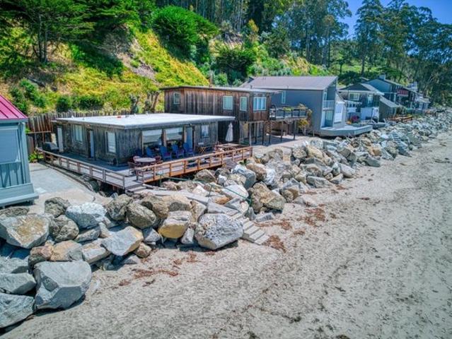 16 Potbelly Beach Rd, Aptos, CA 95003