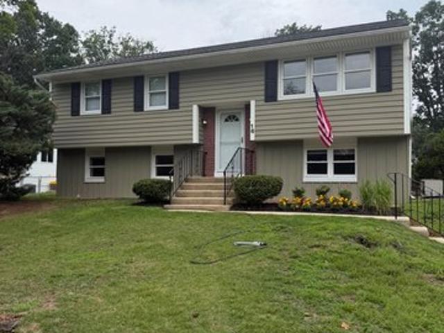 16 Prospect Ave, Sicklerville, NJ 08081
