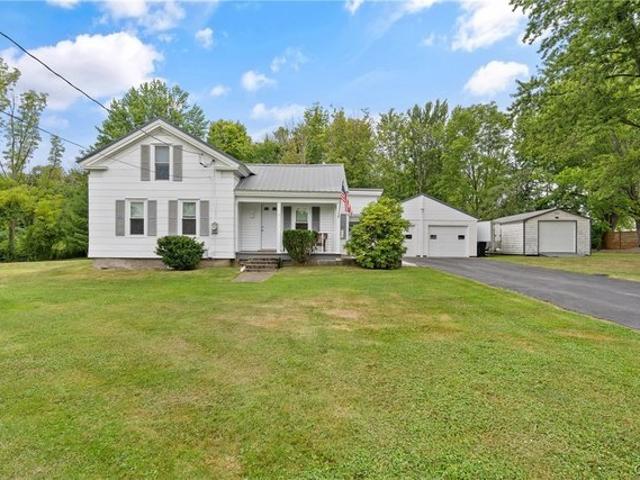 16 Pulaski St, Mexico, NY 13114