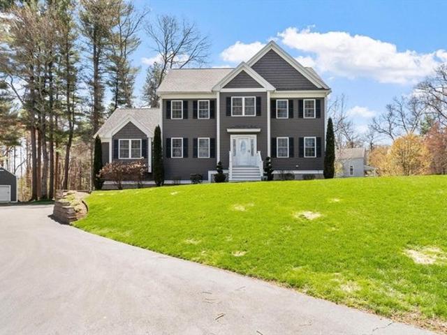 16 R Boutwell St, Wilmington, MA 01887