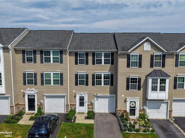 16 Red Rose Ln, Palmer Township, PA 18045
