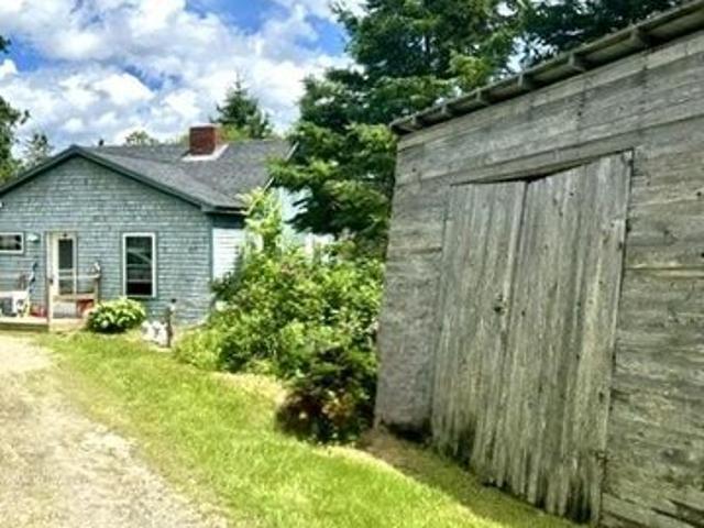 16 Rice Rd, Harrington, ME 04643