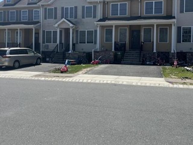 16 Riesling Ave, Lakewood, NJ 08701