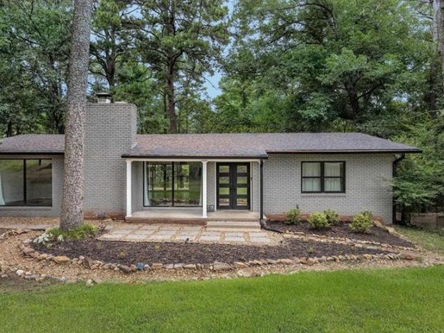 16 Robinwood Dr, Little Rock, AR 72227