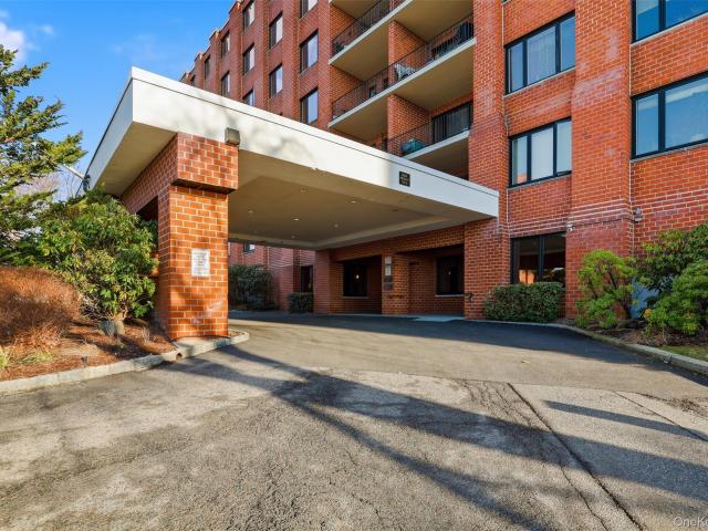 16 Rockledge Avenue 2C 1