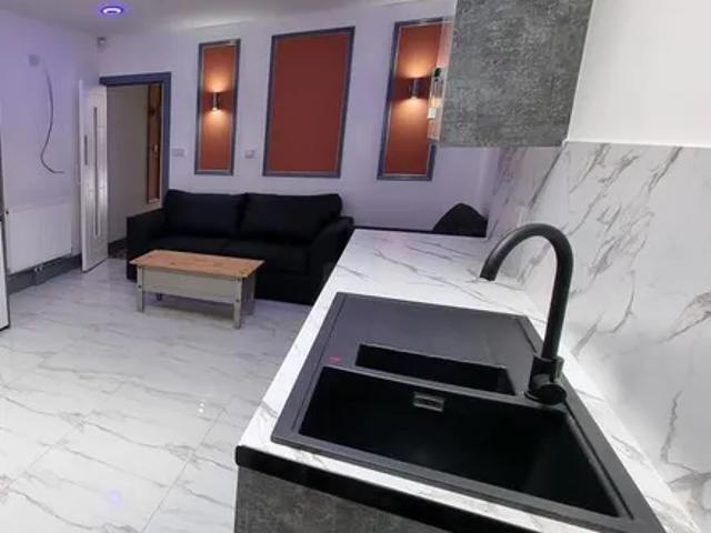 16 Rose Cottages, Metchley, B29 6EF, United Kingdom | 6 bed house for rent #136868557 | Rentberry