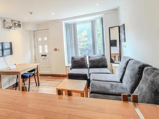 16 Rose Cottages, Metchley, B29 6EF, United Kingdom | 6 bed townhouse for rent #137643230 | Rentberry
