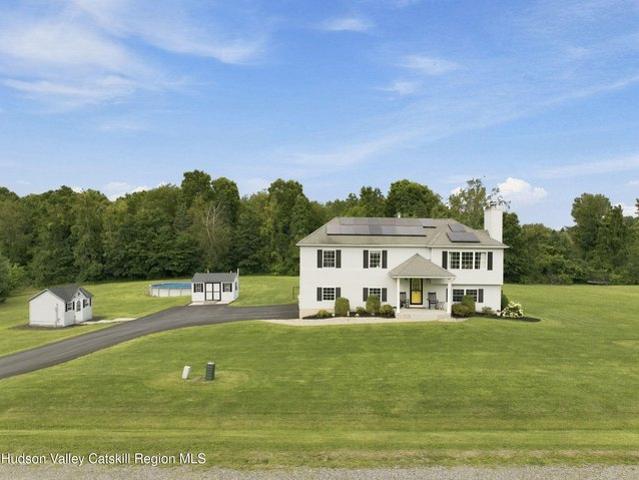 16 Rosio Ln, Modena, NY 12548