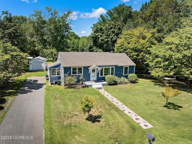 16 S Maple Ave, Tuckerton, NJ 08087