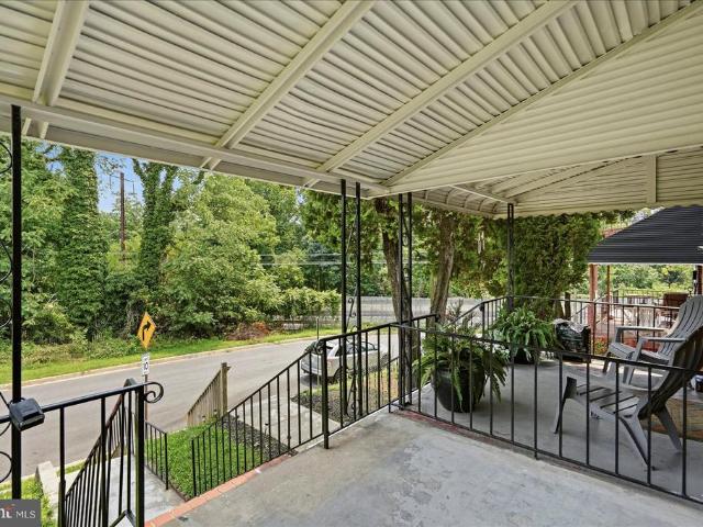 16 S Mount Olivet Lane