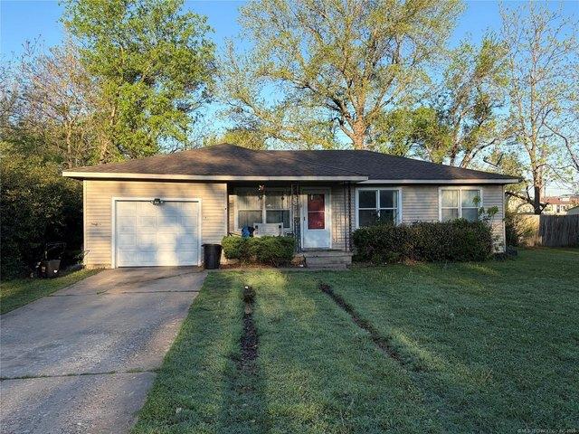 16 S Indianola St, Pryor, OK 74361
