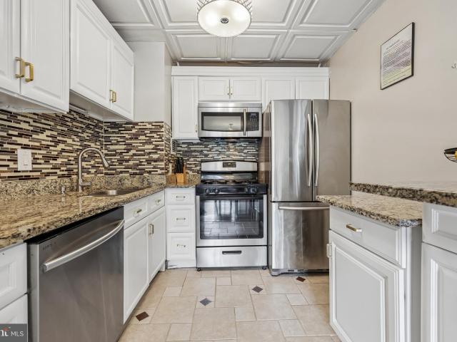 16 S Van Dorn St, Unit 101, Alexandria, VA 22304 | MLS #VAAX2060