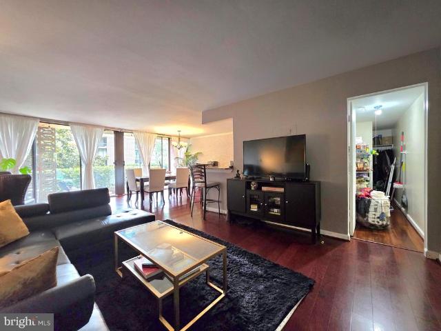 16 S Van Dorn Street # 101