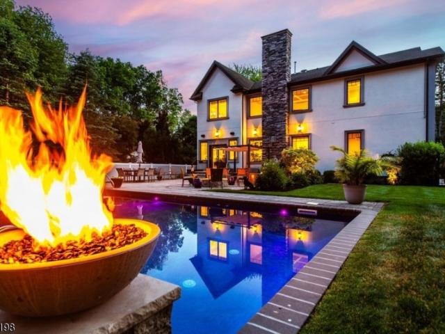 16 Schneider Ln