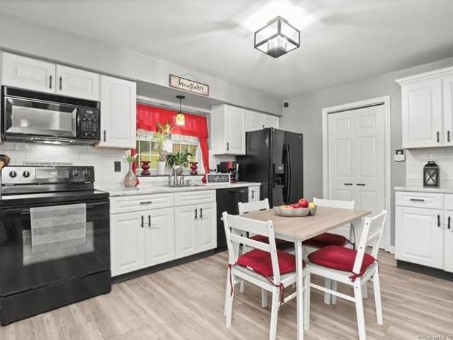 16 Scuppo Rd #16A, Danbury, CT 06811