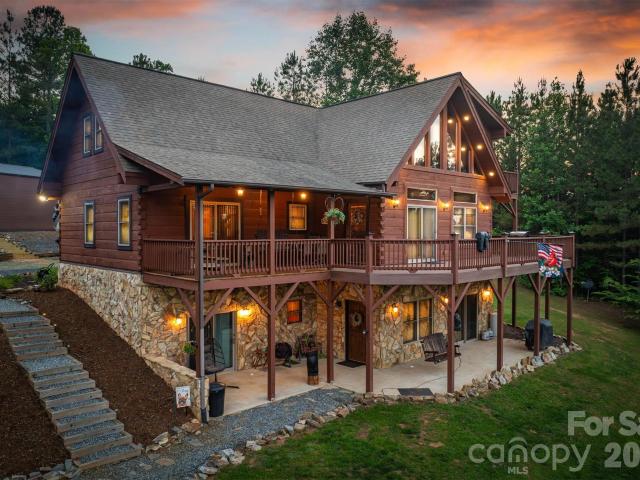 16 Saratoga Drive