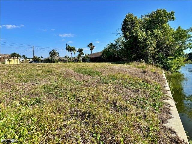 16 SE 8th Pl, Cape Coral, FL 33990
