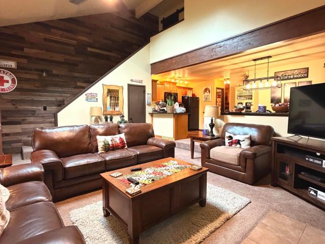 16 Ski Side Drive