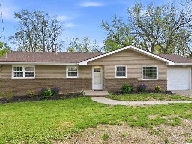 16 Shady Ln, Council Bluffs, IA 51503