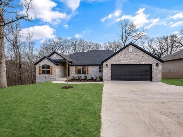 16 Smart Ln, Bella Vista, AR 72715